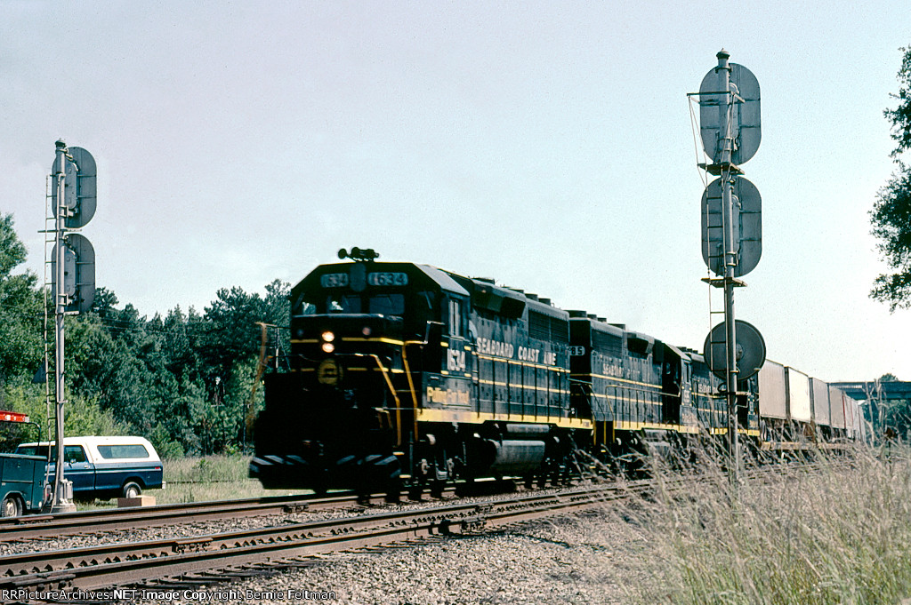 Seaboard Coast Line GP40 #1634 leading train #176
